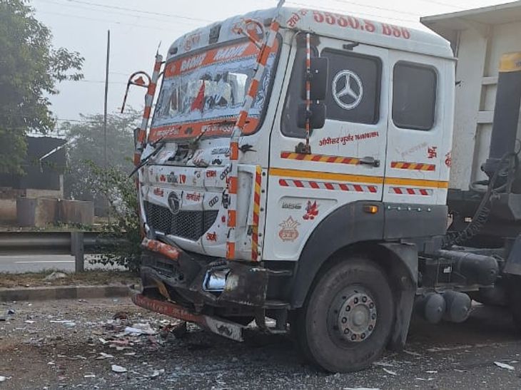 Four vehicles including dumpy bus collided on Gwalior-Jhansi highway ...