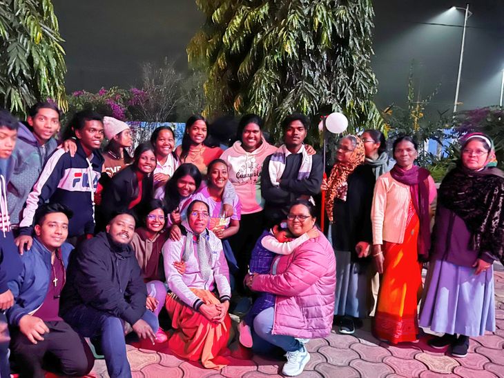 People of Christian community celebrated the birth anniversary of Lord ...