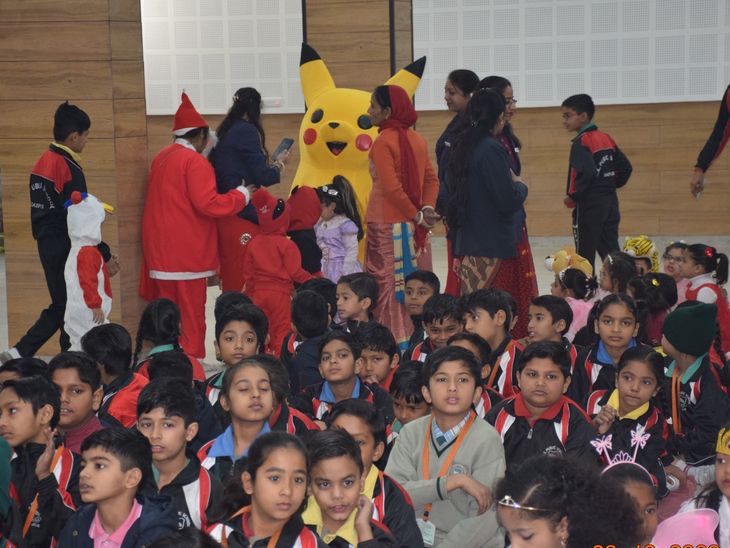 Mickey Mouse, Minnie Mouse and Tarzan become small children | मिकी माउस ...