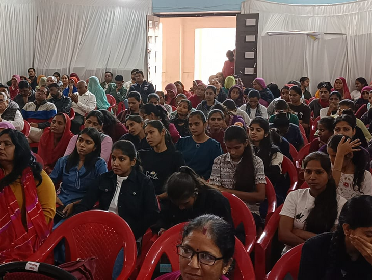 Good Governance Day celebrated by taking oath of cleanliness | सफाई की ...