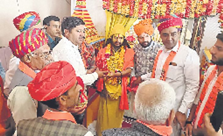 Akshat Kalash from Ayodhya welcomed with procession | अयोध्या से आए ...