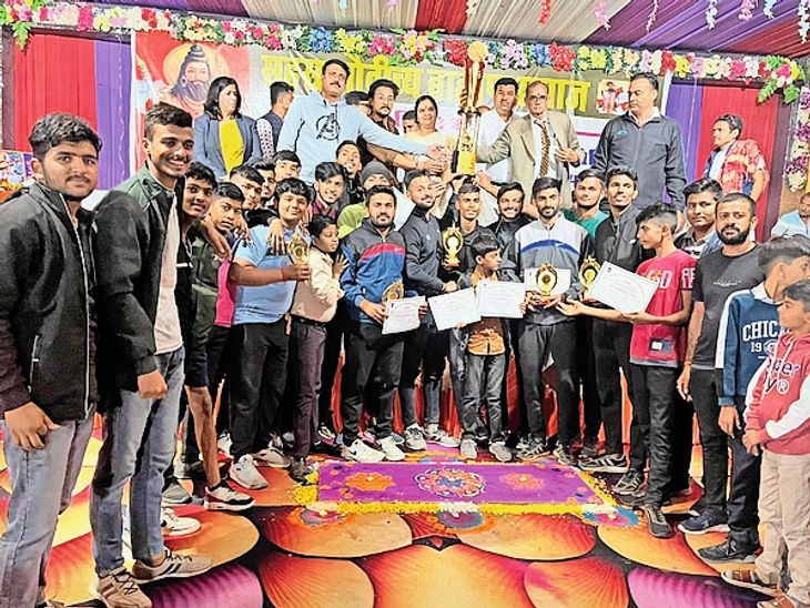 Semalia in volleyball, Khodan winner in tug of war | वॉलीबॉल में ...