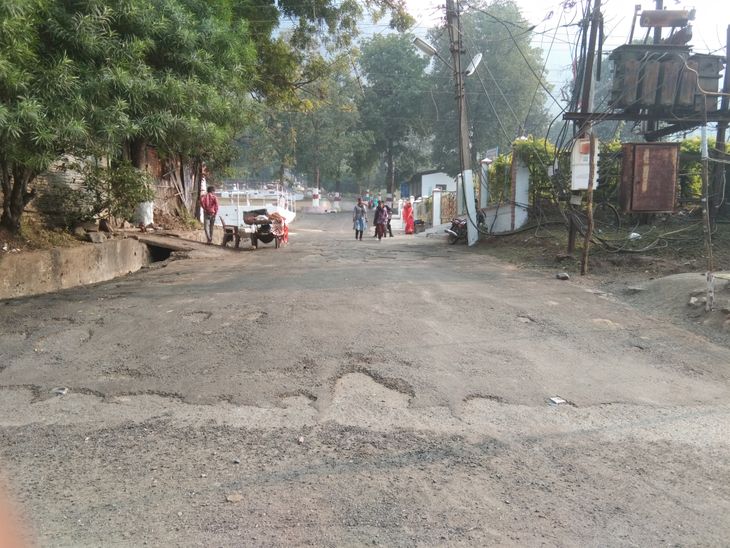 The road to Baba Mathardev temple is dilapidated, people face problems ...