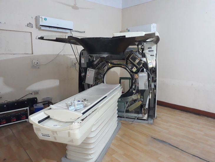 18 year old CT scan machine broke down three times a week, now lying ...