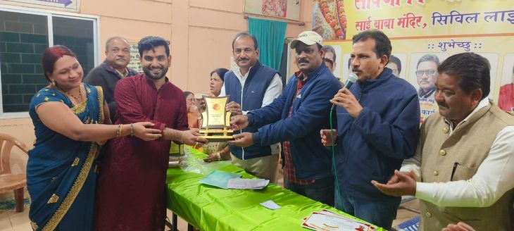 Gayatri, Roshni and Savita winners in Rangoli competition | रंगोली ...