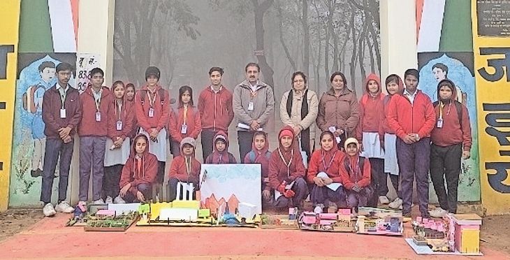 14 out of 17 students of Siha School won medals in science exhibition ...