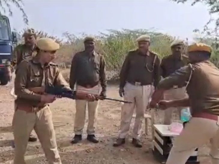 Gunji firing range with SLR, AK-47 and pistol | SLR, AK-47 व पिस्टल से ...