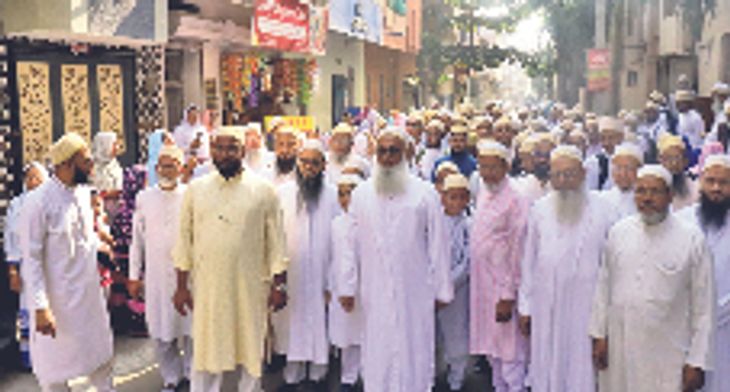 A group of 126 pilgrims from Bohra community set out on foot for ...