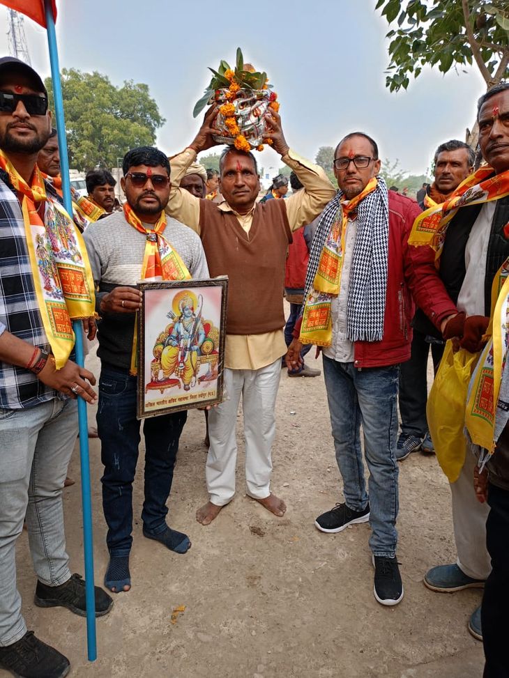 Worshiped Akshat Kalash procession taken out in the town, villagers ...