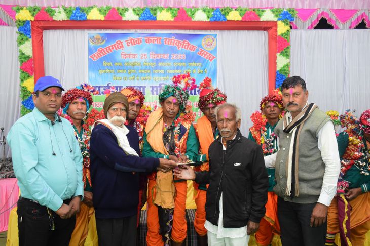 Shri Krishna temple renovated in village Tirga, new statues of Shivling ...
