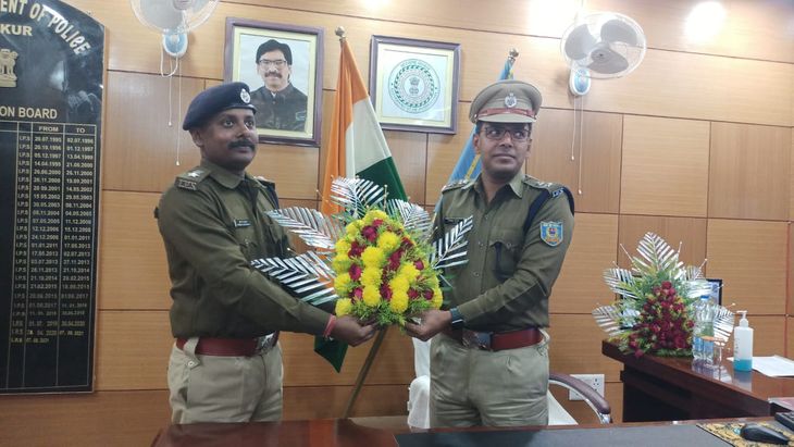 Prabhat Kumar takes charge as 26th SP of Pakur | प्रभात कुमार ने लिया ...