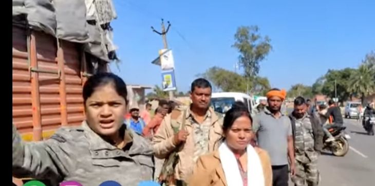 Mass procession held in Dumri in protest against Hit and Run Act ...