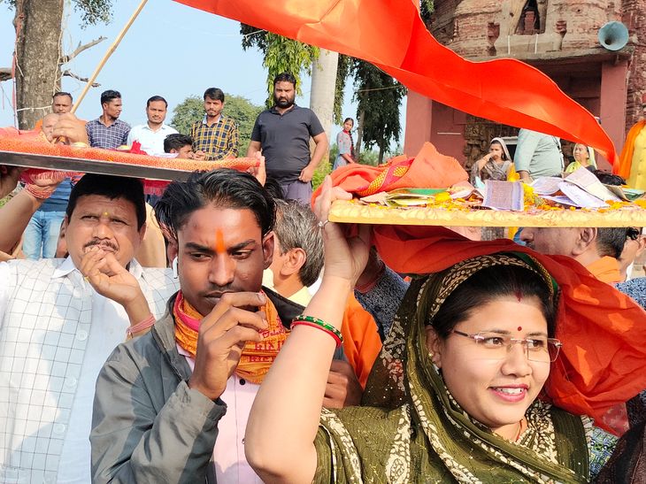Grand welcome of Charan Paduka of Lord Shri Ram in Palari | भगवान ...
