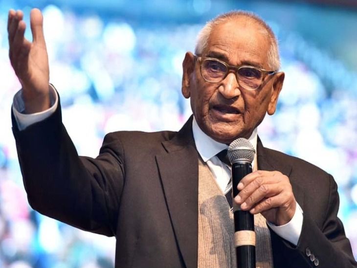 Lucknow - CMS founder Jagdish Gandhi, admitted, 28 december 2023 ...