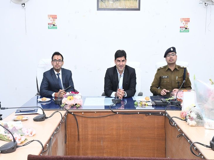 Collector Dr Khushal Yadav Took Charge कलेक्टर डॉ खुशाल यादव ने संभाला पदभार बोले योजनाओं 