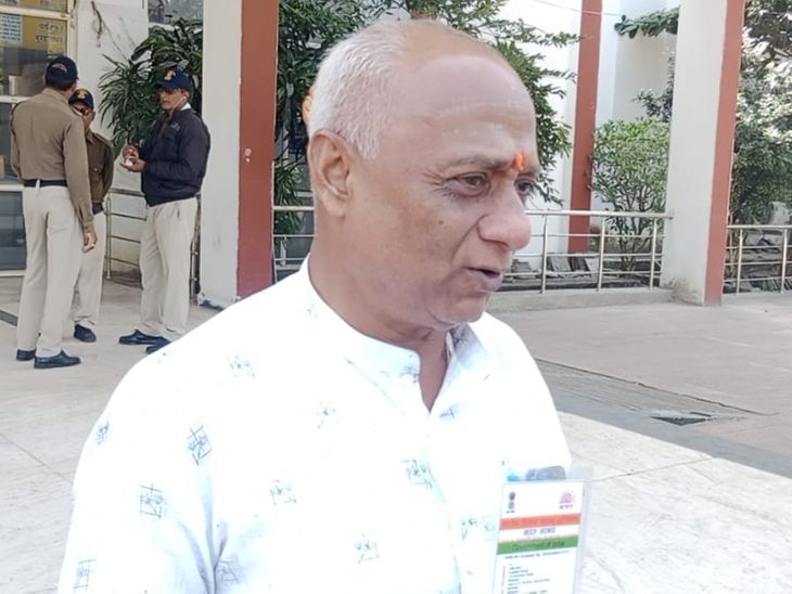 Pandit ji's category in Aadhaar card changed to female by mail, he has ...