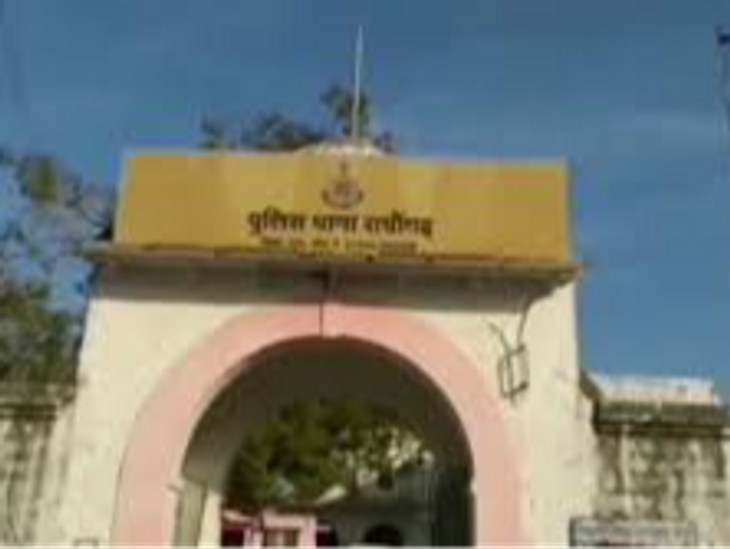 Drunken Father Threw His Daughter On The Ground शराबी पिता ने बेटी को 6638