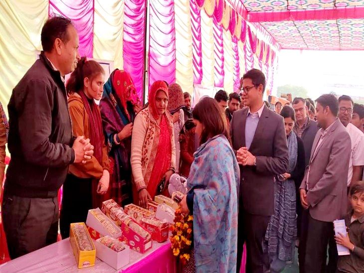 Visit of Secretary-in-charge Gayatri Rathod | प्रभारी सचिव गायत्री ...