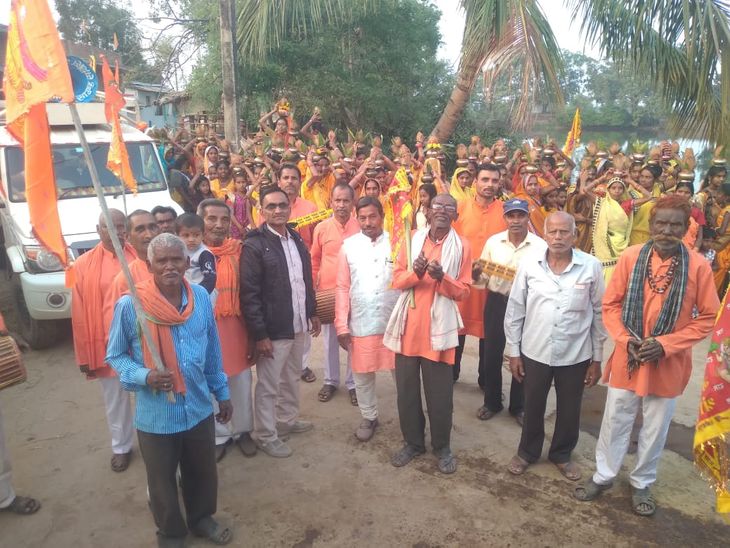 People engaged in Kalash Yatra in Gabaud | गबौद में कलश यात्रा में जुटे ...