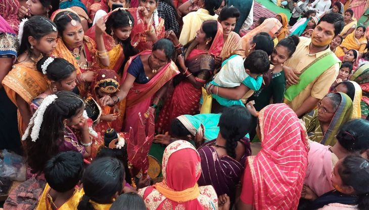 Devotees danced in Shiva-Parvati marriage in Girhola, Har Mahadev ...