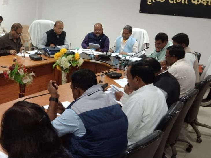 Suspended mayor of Congress Ramsharan Yadav passed the proposal of naming Ram Setu Chowk on the ...