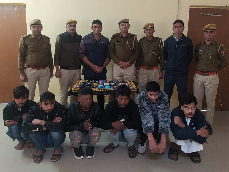 Mobile thief gang caught, 6 arrested