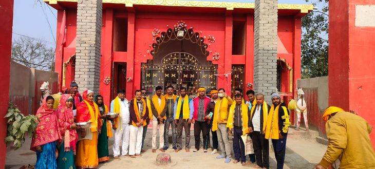 The sacred sacred thread and invitation letter from Ayodhya were ...