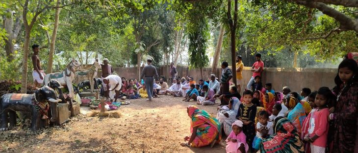 Baharagora: Worship performed at Khandamouda village deity station in ...