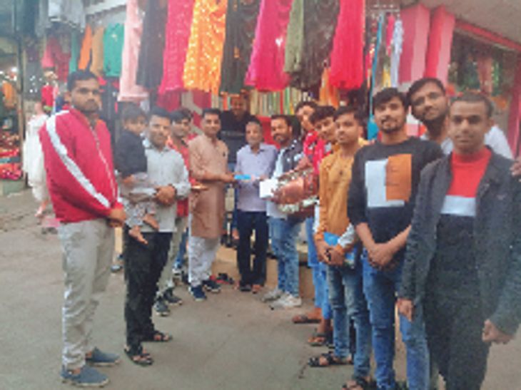 Invitation to Ramlala program by giving yellow rice to every house | घर ...