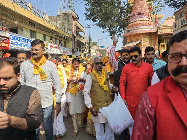 Procession started for installation of Kalash in Ram Mandir Anandnagar ...