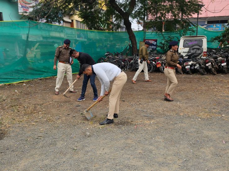 Seeing the cleanliness in Multai police station, IG said - such ...
