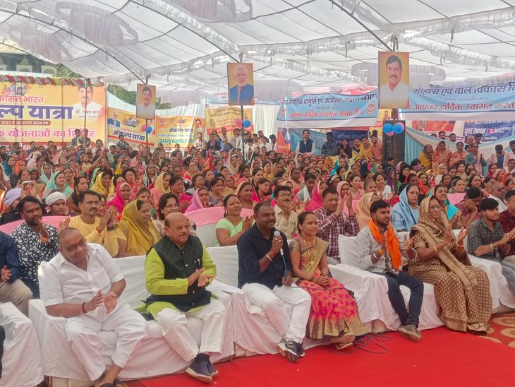 CM talked to the people of Sendhwa | सीएम ने सेंधवा के लोगों से की बात ...