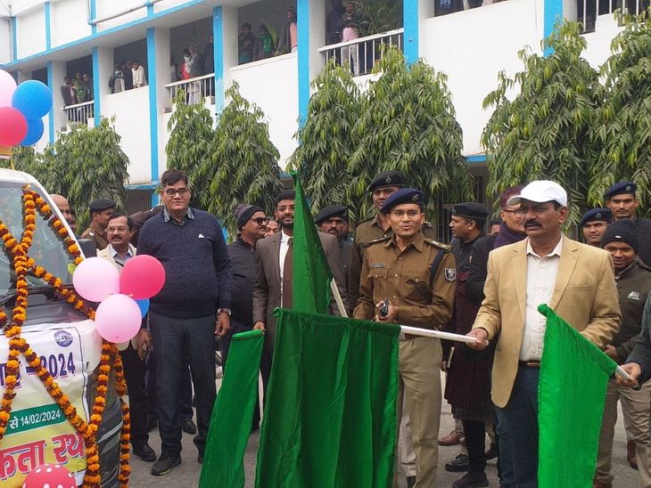 DM-SP inaugurated Road Safety Month in Bettiah | DM-SP ने किया सड़क ...