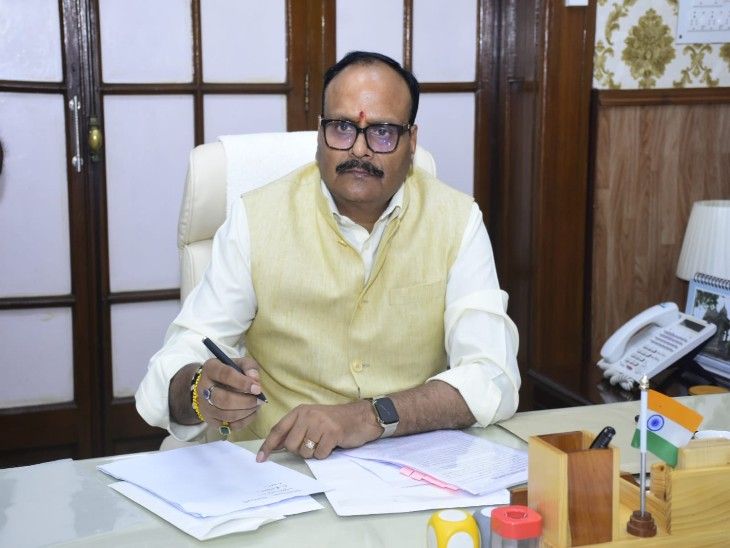 Lucknow - Siddharthnagar CMO suspended, Ayodhya Medical College Doctor ...