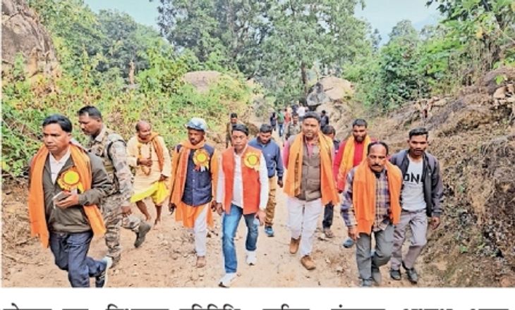 MLA listened to the problems of people in remote areas | विधायक ने ...