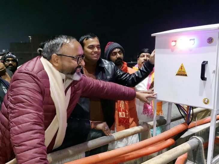 Street lights installed on Varanasi Shakti Nagar flyover