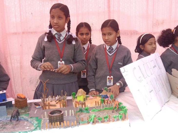 60 stalls in the science exhibition displayed more than 150 models ...