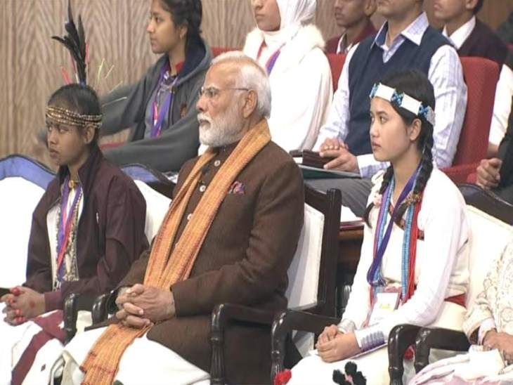 PM Modi made Umeshwari of Sukma sit with him, Sheikh Kaifur of Kanker ...