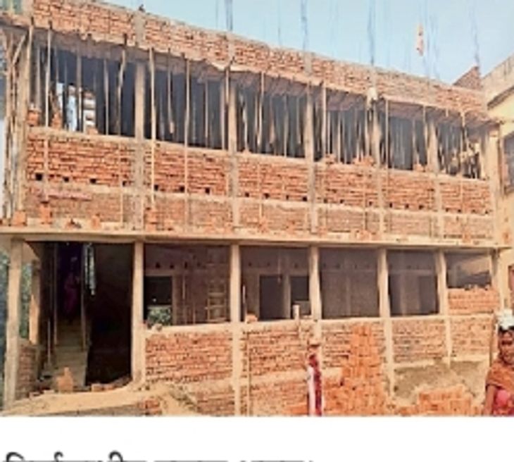 Use of inferior material in the construction of building of Patailiya ...