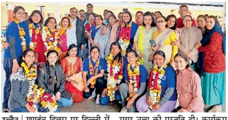 Artists returned to Ujjain welcomed after Malvi folk dance presentation ...