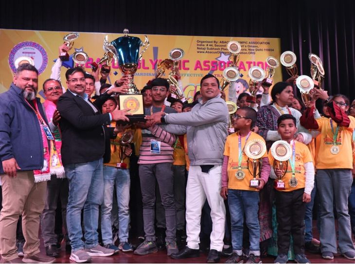 Coding master Devansh Dhangar's hat-trick in Agra | आगरा में कोडिंग मास्टर देवांश धनगर की ...