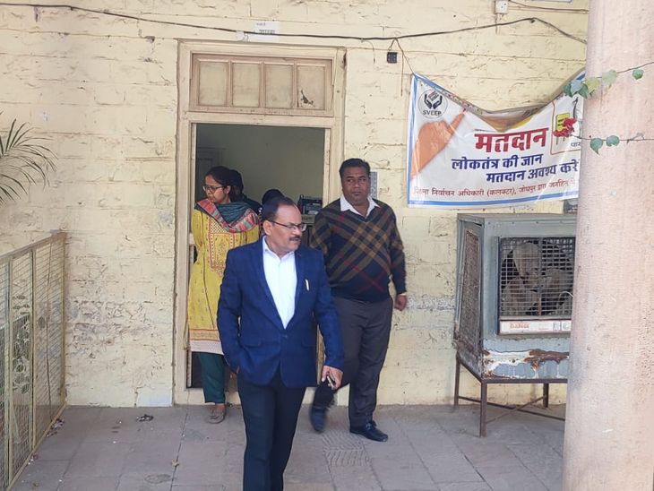 Collector inspected SDM office | कलेक्टर ने एसडीएम ऑफिस का किया ...
