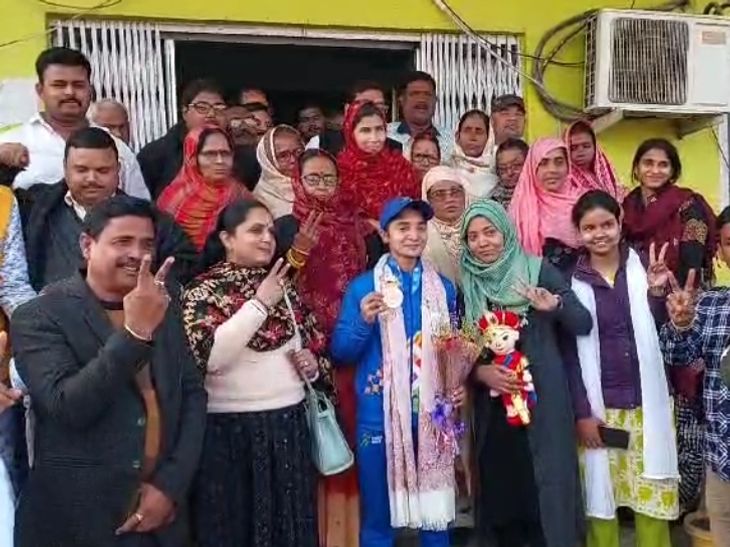 Malvika won bronze in interstate kabaddi competition in Supaul | मालविका ने अंतरराज्यीय कबड्‌डी ...