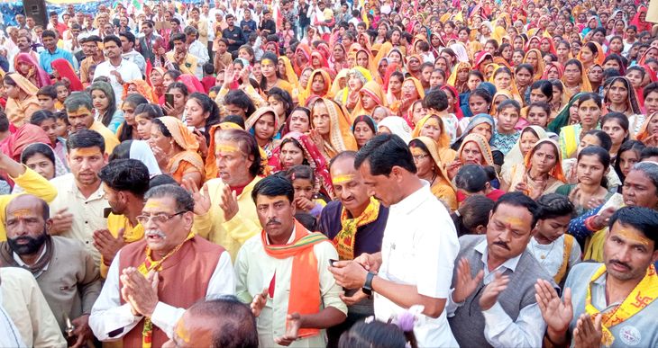 Devotees Dance Vigorously On Krishnas Birth Anniversary कृष्ण