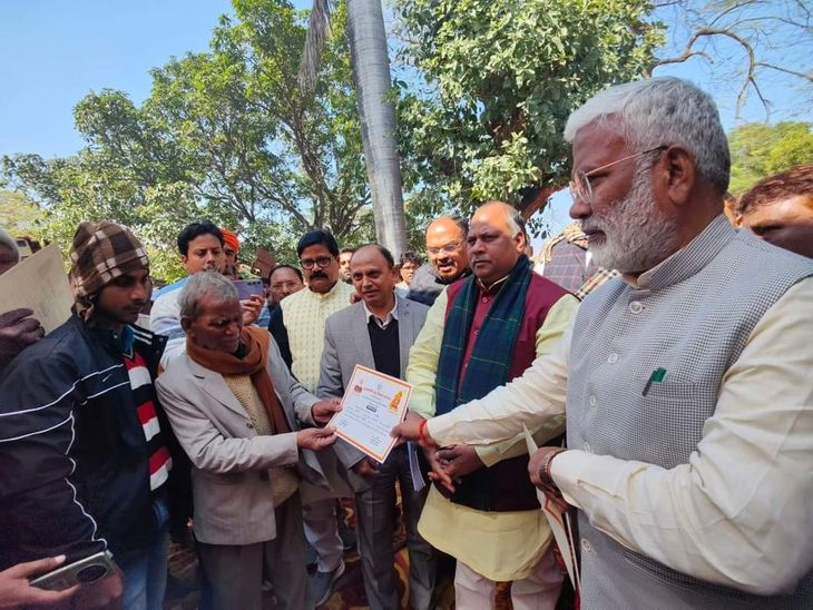 Swatantra Singh laid the foundation stone for the works of Irrigation ...