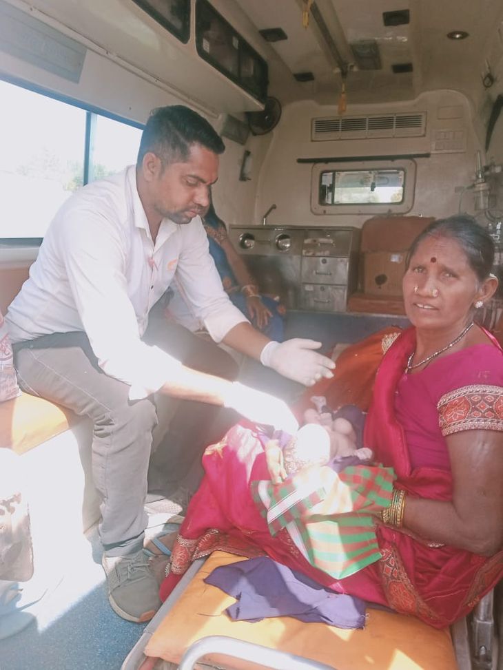 Woman gives birth in ambulance on the way to hospital