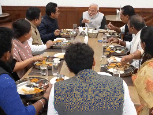 PM Narendra Modi Parliament Canteen Lunch Update; BJP | BSP TDP MP