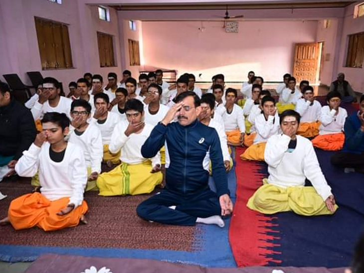 VD Sharma Digvijay Singh; MP BJP Gaon Chalo Abhiyan | Raghogarh Assembly | BJP प्रदेश अध्यक्ष ने ...