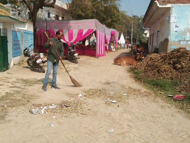 Online attendance of sweepers and caretakers will be done in Chandauli