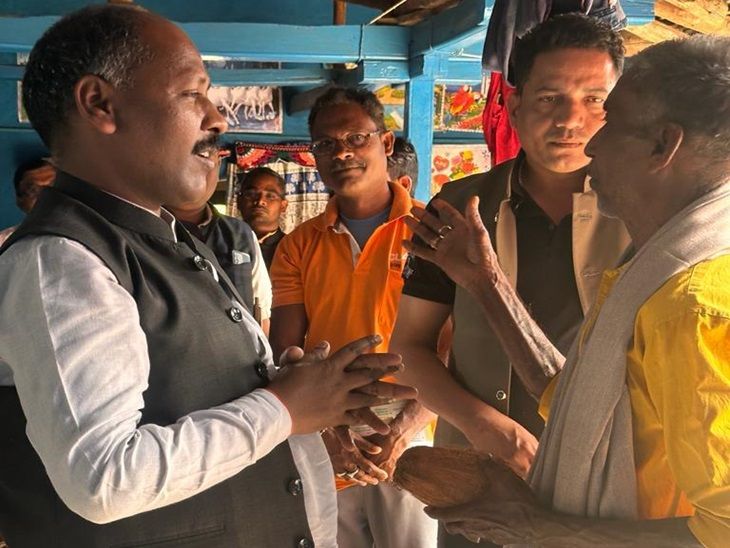 Leader in Chhattisgarh BJP Gaon Chalo campaign Village to Village ...